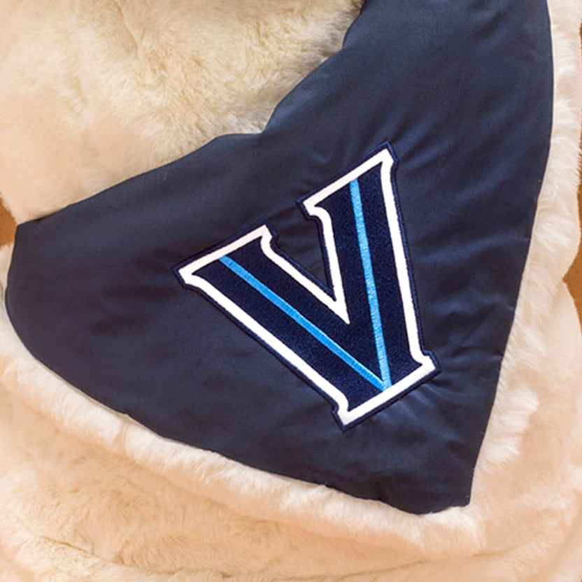 The Outdoor Blanket – Pretty Rugged